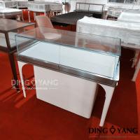 China Diamond Streamline Jewellery Showroom Furniture for sale