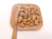 China Shell Powder Coated Fava Bean Snack , Roasted Fava Beans Nutrition Garlic Flavor for sale