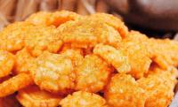 China Kosher Tasty BBQ Flavor Rice Cracker Mix Coated Roasted Peanuts Mixed Snacks for sale
