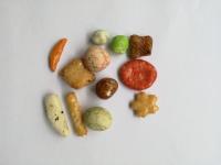 China Kosher Tasty BBQ Flavor Rice Cracker Mix Coated Roasted Peanuts Mixed Snacks for sale