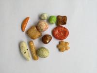 China Halal Certificate Coated Peanuts Mixed Salted Spicy Rice Crackers Colorful Snacks for sale
