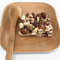 China Healthy Nut Cluster Snacks With Pomegranate No Frying Mixing Natural Flavor for sale