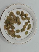 China Black Gold Garlic Infused Emerald Broad Bean Chips for sale