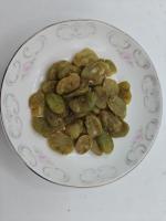 China Black Gold Garlic Infused Emerald Broad Bean Chips for sale
