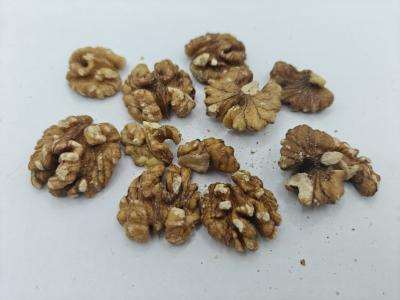 China Wholesome Roasted Walnut Kernels Made With Natural Ingredients for sale