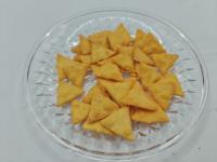 China Healthy Natural Flour Crunchy Triangle Bites for sale