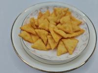China Healthy Natural Flour Crunchy Triangle Bites for sale