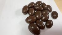 China Delicious Nutritious 's Chocolate Coated Almonds For Snack Time for sale