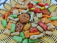 China Original Customized Flavors Mixed Rice Crackers Variety Pack Bulk Packaging With Oil Ingredients for sale