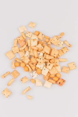 China Chilli Flavor Rice Crackers and Peanuts Mix - HACCP Certified Soya Bean Snacks with Customizable Flavors for sale