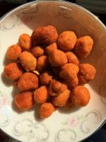 China Golden Yolk Crunch Peanut Snack with Salted Egg Yolk and Spicy Flavor in Customized OEM Packing for sale