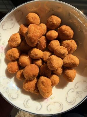 China Delicious Coated Peanut Snack with Salted Egg Yolk and Spicy Flavor for Large Scale Supply for sale