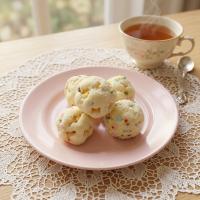 China White Chocolate Crispy Rice Balls with Colorful Sprinkles Festive Light Crunchy Soya Snacks For Holiday Gift Party Dessert Supermarket Confectionery Wholesale Importers for sale
