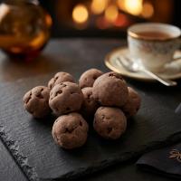 China Rich Dark Chocolate Crispy Rice Balls Balanced Mild Sweetness Soya Bean Based Snacks For Office Movie Gift Box Supermarket Confectionery Wholesale Importers for sale