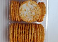 China BRC Non GMO BBQ Roasted Round Rice Crackers Snacks Savory And Crispy Tastes for sale