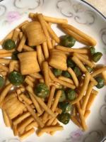 China Nitrogen Pillow Bag Packing Crispy Rice Cracker Mix With Green Peas for sale