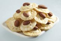 China HACCP Non GMO Healthy Baked Almond Crispy Rice Cracker Mix Snacks Chinese Rice Product for sale