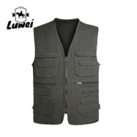China Causal Multi-pocket Sleeveless Oversize Top Utility Waistcoat V-neck Cardigan Zipper Biker Vest Men Hiking Fishing Vests for sale