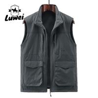 China Multi Pockets Cargoes Waistcoat Solid Color Utility Zipper Sleeveless Sherpa Windbreaker Softshell Vest for Mens for sale