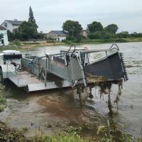 China Plastic Waste Harvester Diesel Engine Hydraulic Control River Floating for sale