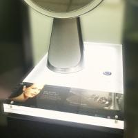 China Multifunctional Cosmetic Stand Display Racks Stable Recyclable for sale