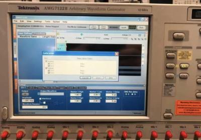 China AWG7122B 12 GS/s Tektronix Arbitrary Waveform Generator 2 Ch for sale