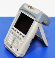 China Portable Rohde & Schwarz FSH6 Handheld Spectrum Analyzer 100 kHz to 6 GHz with Internal Preamplifier (Pre-Owned) for sale