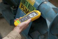 China Fluke 805 FC Vibration Meter with Temperature Measurement Range -20 °C to 200 °C and Crest Factor+ Technology for Machine Health Screening for sale