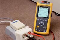 China Fluke 43B Power Quality Analyzer with 4 Hours Operating Time, Lightweight Design, and Rechargeable NiMH Battery for sale
