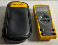 China Fluke 177 Digital Multimeter with True RMS Voltage and Current Measurements 6000 Count Resolution and CAT III 1000V Safety Rating for sale