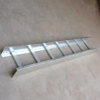 China 200-700mm Smoothy Aluminum Cable Ladder For Data Centers for sale