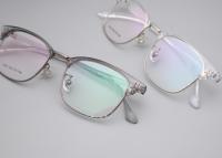 China Lightweight Metal Framework Browline Glasses With Face Shape Match And All Face 3522 for sale