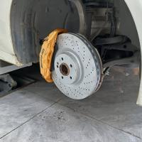 China Mercedes Benz C200 Car Brake Calipers Upgrade 6 Pot Claipers And 355MM Discs for sale