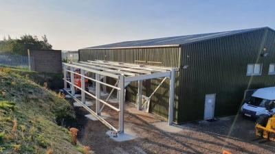 China Factory Metal Space Frame Warehouse Peb Structure Commercial Building for sale