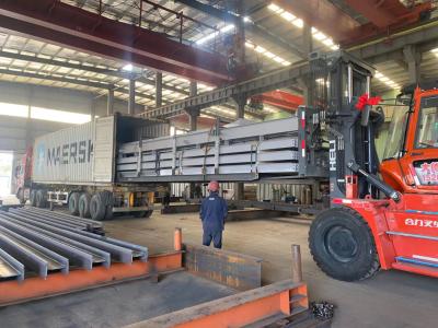China 40 Containers Loading Prefab Steel Buildings Portable Direct Installing On Site for sale