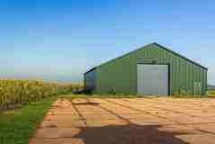China Agriculture Shed Barn Buildings Prefab Farm Warehouses Metal Steel Structure Mini Trailer Farm Garden Tower Farm For Farming for sale