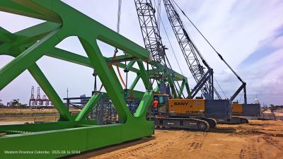 China Prefabricated Modular Steel Bridge for Highway/Pedestrian/Industrial Use - Custom Design & Quick Installation for sale
