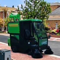 China DQS20  78.7 inch Cleaning Width Fully Enclosed Sweeper with fog cannon machine for sale
