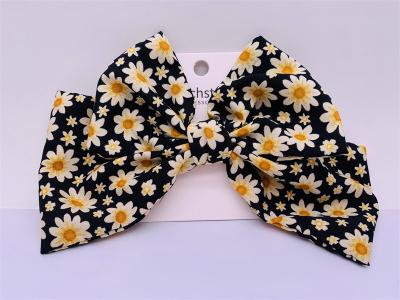 China Patterned Alligator Clip Bows Hair Claws 5cm Size for Children Festival Wear with Multiple Designs for sale