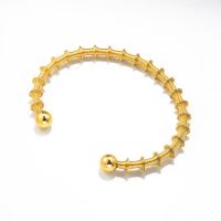 China Toggle Clasp Bamboo Golden Bracelet for Women - Lightweight 7-9 Inch Fashion Accessory for sale
