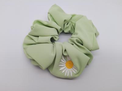 China Unique Fabric Hair Ties Soft Fabric Scrunchie With Daisy Pattern for sale