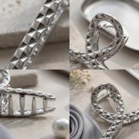 China Geometric Metal Hair Claw Clip - Silver Professional Styling Accessory in Small, Medium, Large Sizes for sale