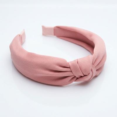 China RICHSTAR Fabric Hair Accessories Set Scrunchies Hairbands Hair Claws Various Colors for sale