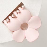 China RICHSTAR 6.5cm Plastic Flower Hair Claws - Bright Color Summer Hair Accessories with 45-Day Delivery for sale