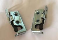 China Spring Drive Outward Opening Lockable Draw Latch Black 63.5*28.6*28.4 for sale