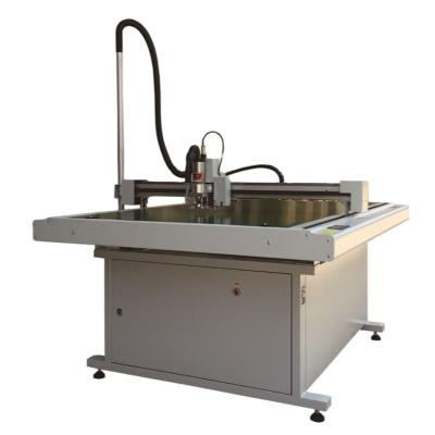China Flatbed Pattern Cutter with 1500x900mm Cutting Scope 1.5mm-6.0mm Thickness and 500-1800mm/s Speed for Garment Sewing for sale