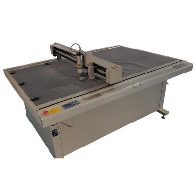China Smart CAD Garment Cutting Machine with 1.5mm-6.0mm Thickness 1500x900mm Cutting Scope and Pneumatic Fixation Technology for sale