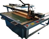 China Automatic Flatbed Cutter Plotter with 1500x900mm Print Dimension and HP45 Ink Box for Precision Cutting for sale