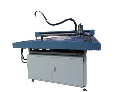 China 1500x900mm Flatbed Cutting Plotter for PVC Board with 500-1800mm/s Cutting Speed for sale