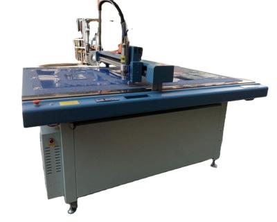 China 1500*900mm Cutting Scope PVC Acrylic Epoxy Resin Template Cutting Plotter with 500-1800mm/s Speed for sale